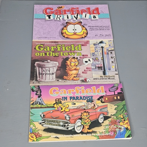 Garfield | Accents | Vintage 8s Garfield Graphic Novel Books Set Of 3 ...